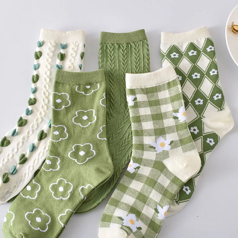 Flower Embossed Socks - Naturenspires